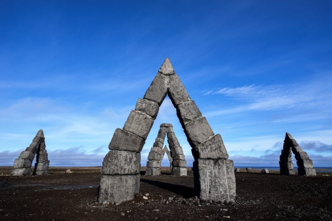The Arctic Henge – Earth is Mysterious
