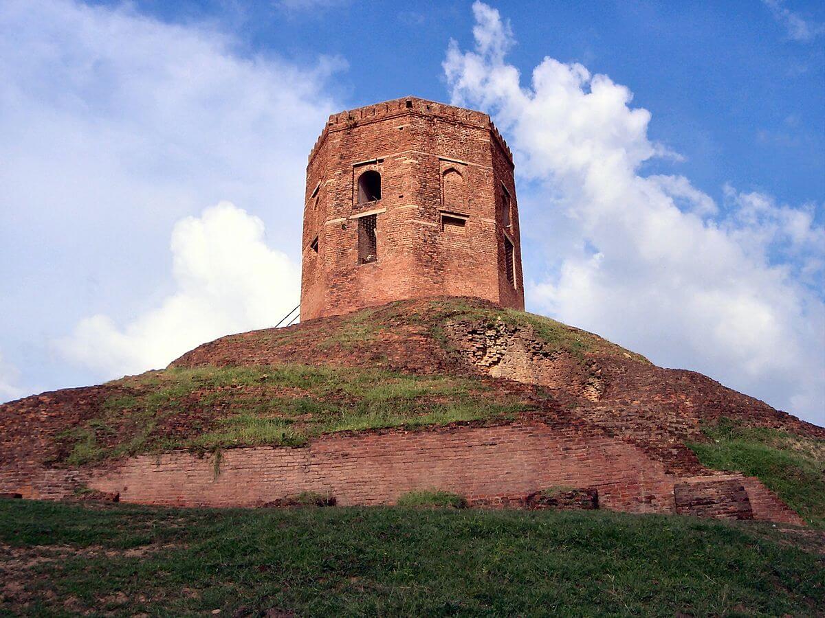 Fascinating Ruins of Ancient Chaukhandi Stupa in Sarnath, India – Earth ...