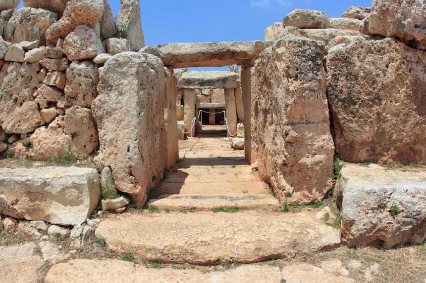 Megaliths: Stone Age Architecture – Earth is Mysterious